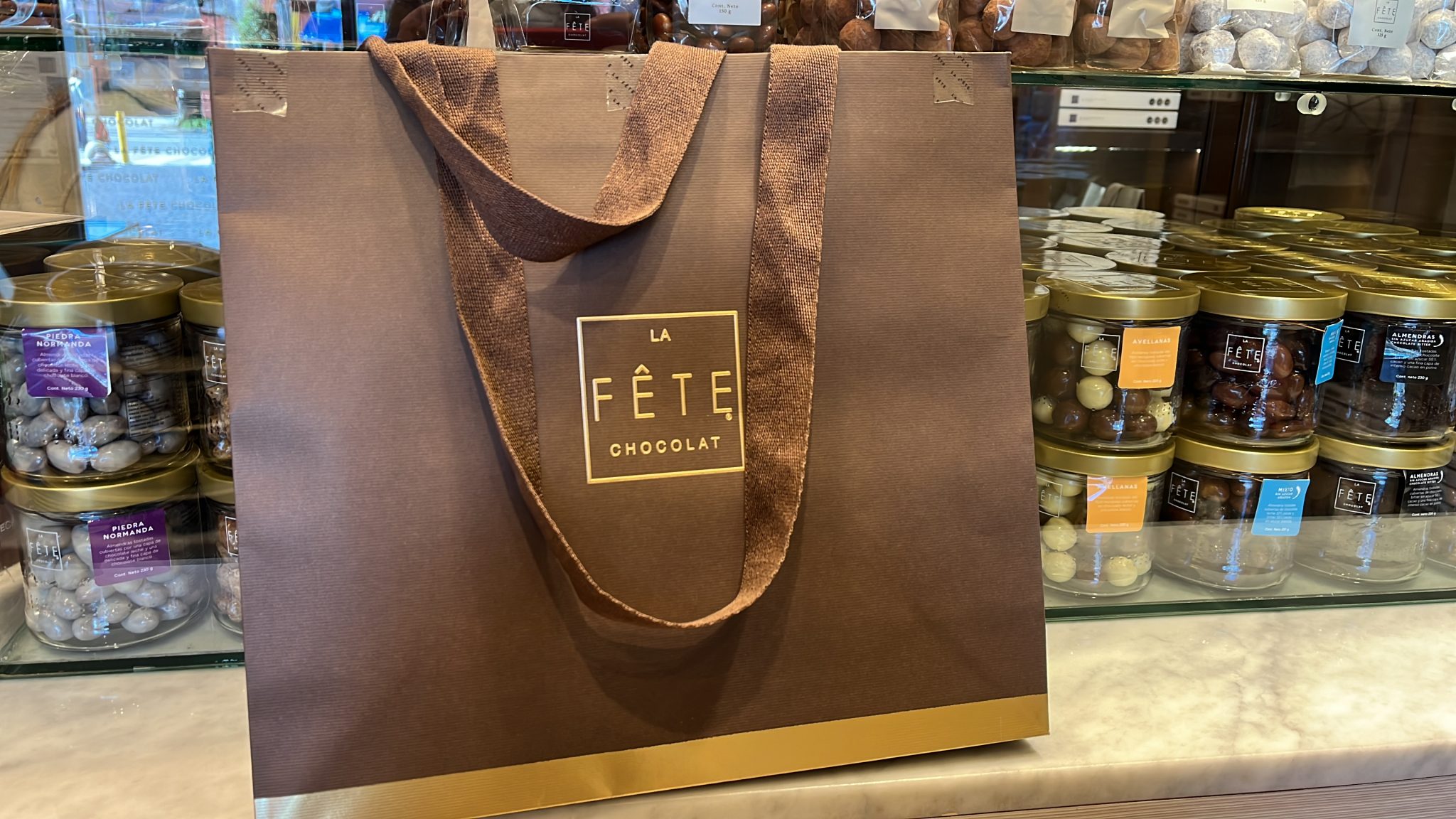 Bombones La Fête. 270 gramos. – Envio Regalos a Domicilio
